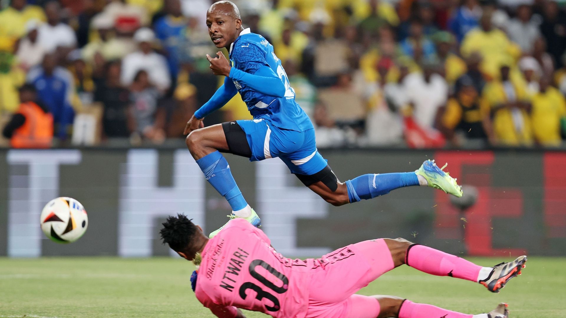 Mamelodi Sundowns vs Kaizer Chiefs Preview: Kick-off time, TV channel & squad news | Goal.com ...